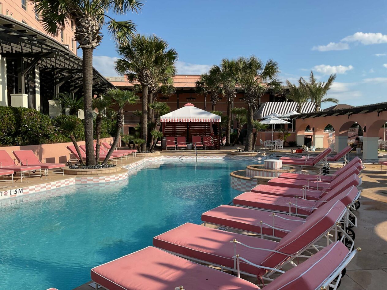 Resort Pool - Grand Galvez